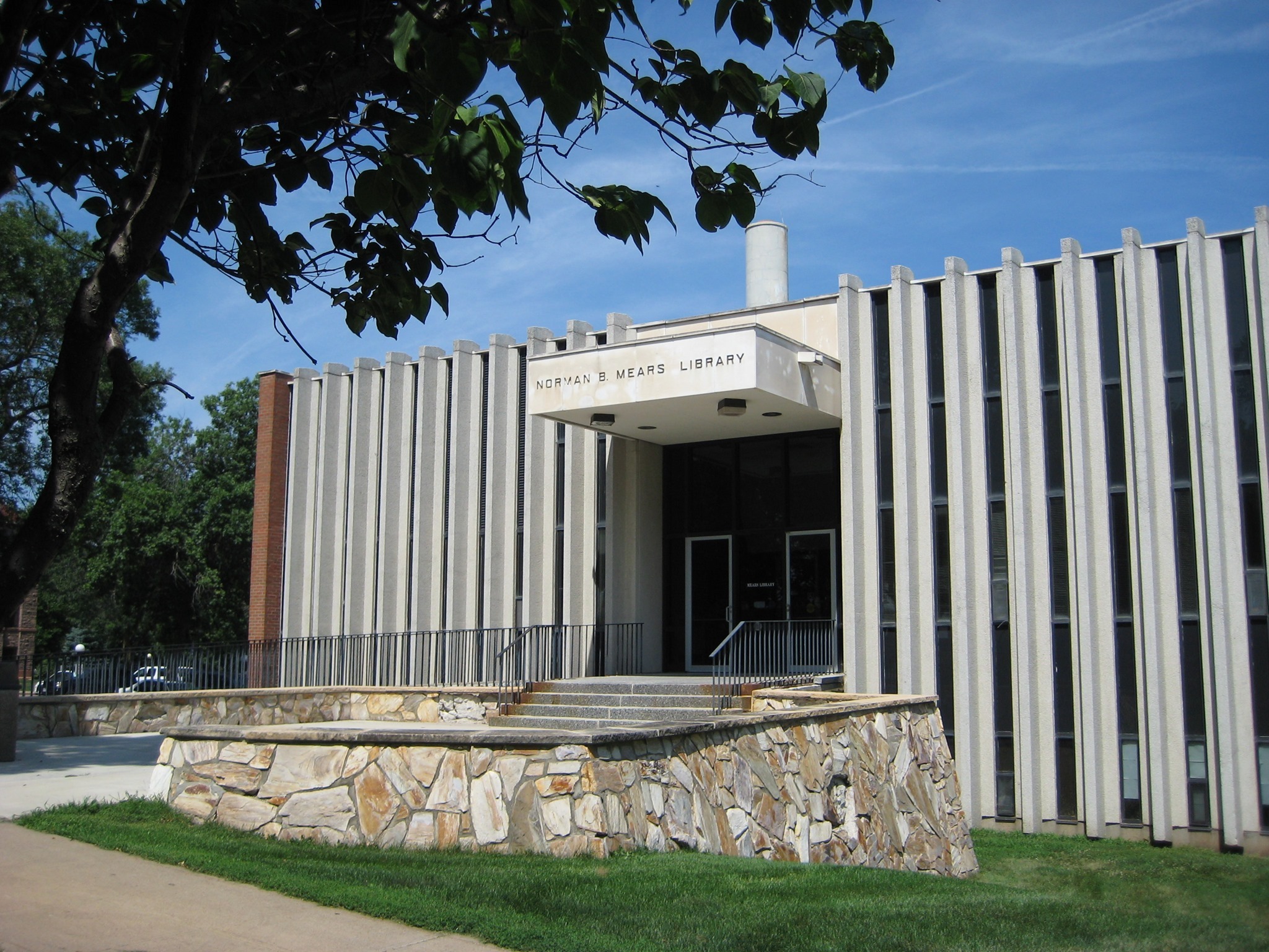 Library | University of Sioux Falls
